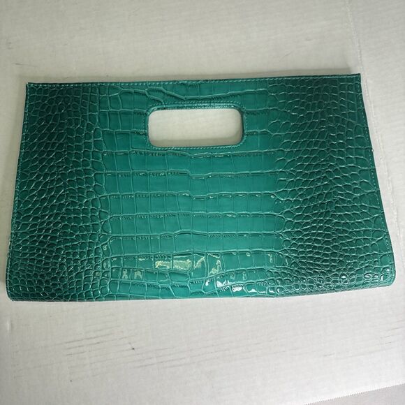 Cato | Bags | 9s Neon Cato Teal Faux Alligator Leather Clutch Purse ...